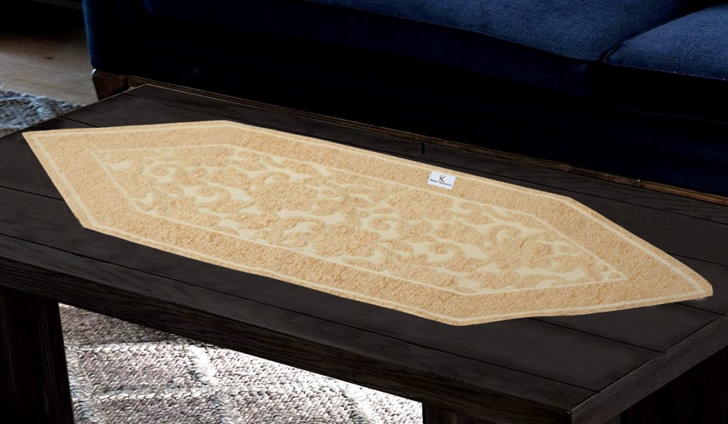 6 Ways To Decorate The Dining Table with Runners